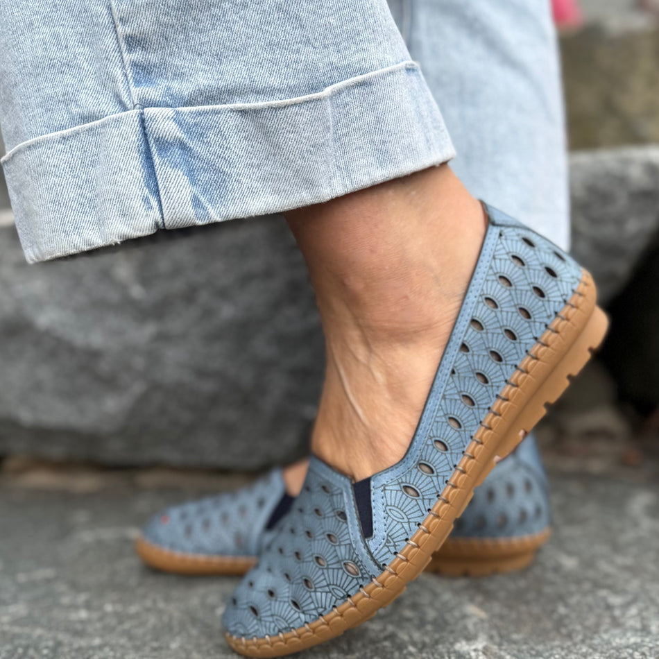 Volks Walkers Boots Canada- Volks Walkers Shoes Canada – Shoes for the Soul